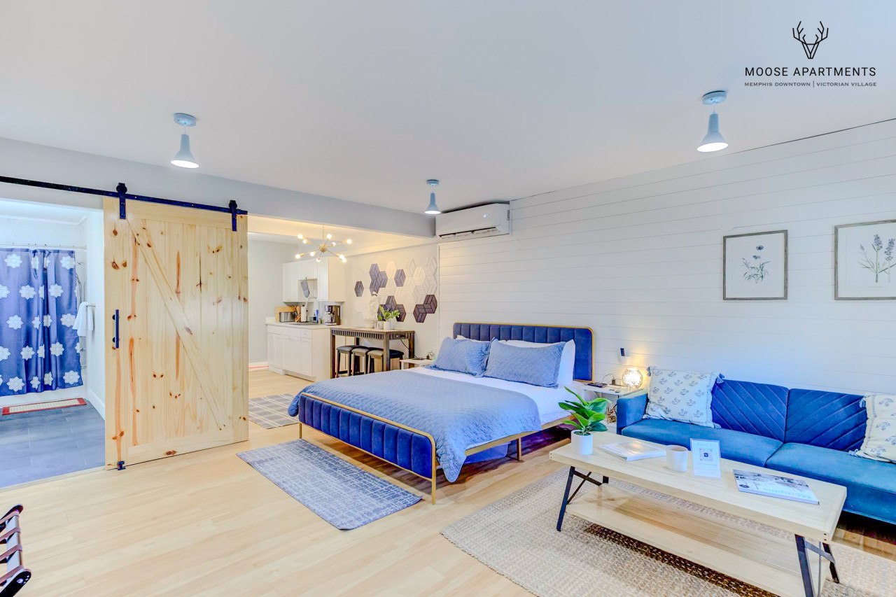 Modern Luxe Loft + Free Parking & Wifi + King Bed (Suite 8) - Memphis, TN