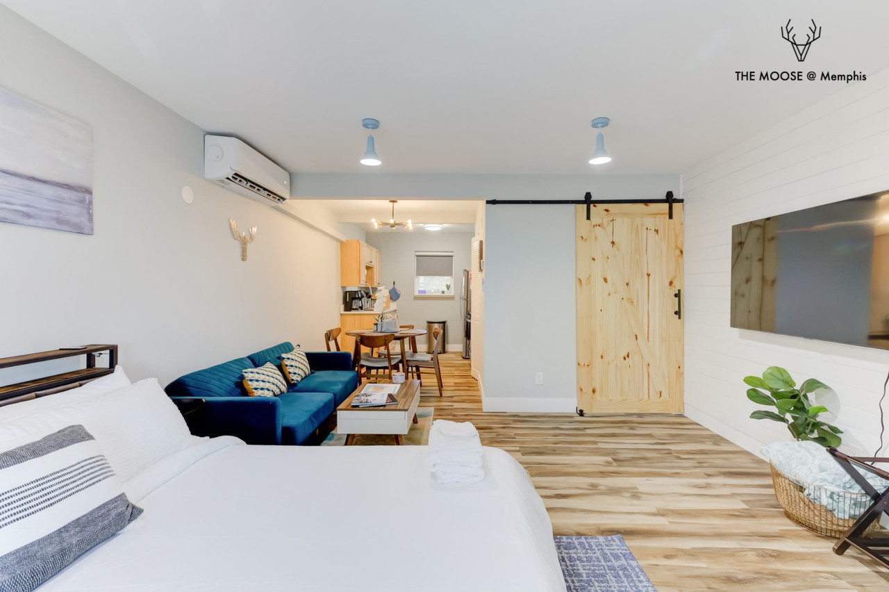 Luxe Modern Loft W/ King Bed, Free Parking & Fast Wifi (Suite 11) - Memphis, TN