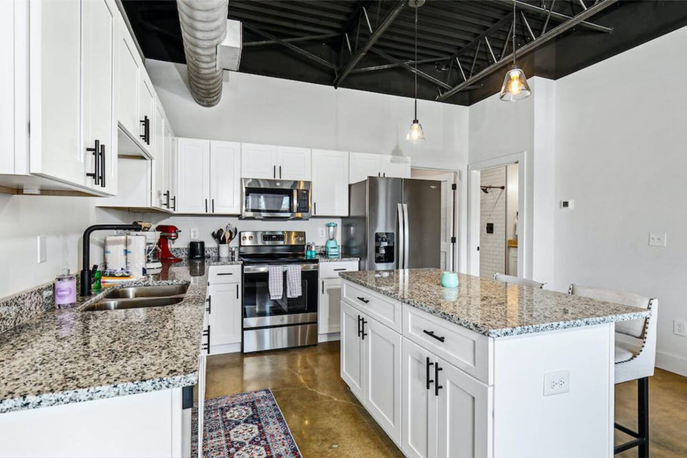 Condo Minutes To Downtown - Pet Friendly W Parking - Nashville, TN