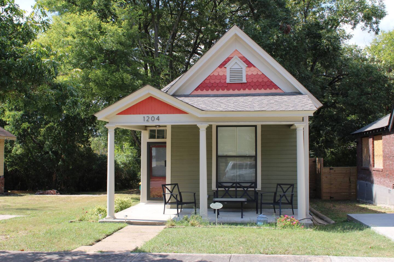 Cozy Hideaway With Back Deck - Quaint Escape - Little Rock