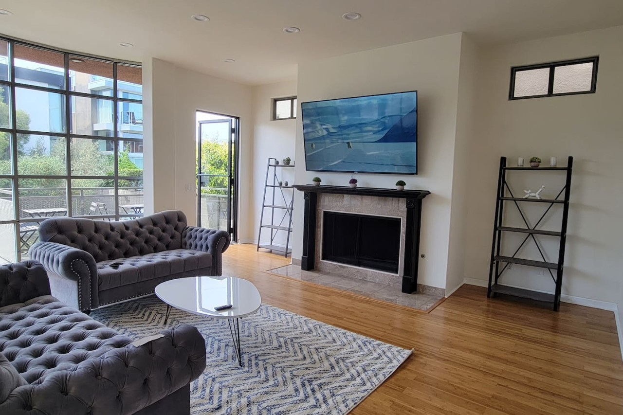 3 Bedroom 4 Beds, 2 Baths, Steps To Venice Beach! - Venice Beach, Los Angeles, CA