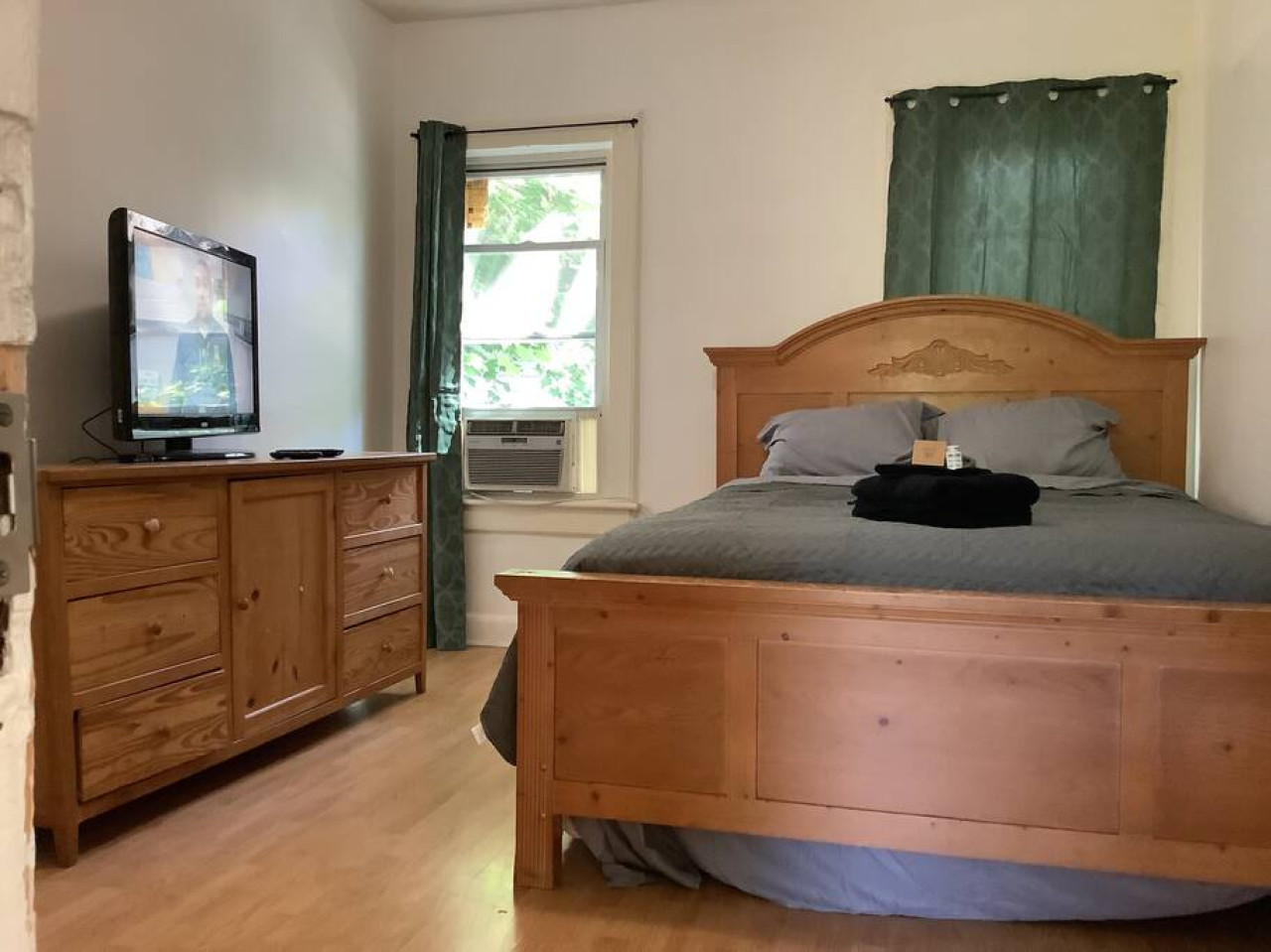 Charming Loft Escape With Modern Amenities - Cozy Comfort Retreat - Johnson City, NY