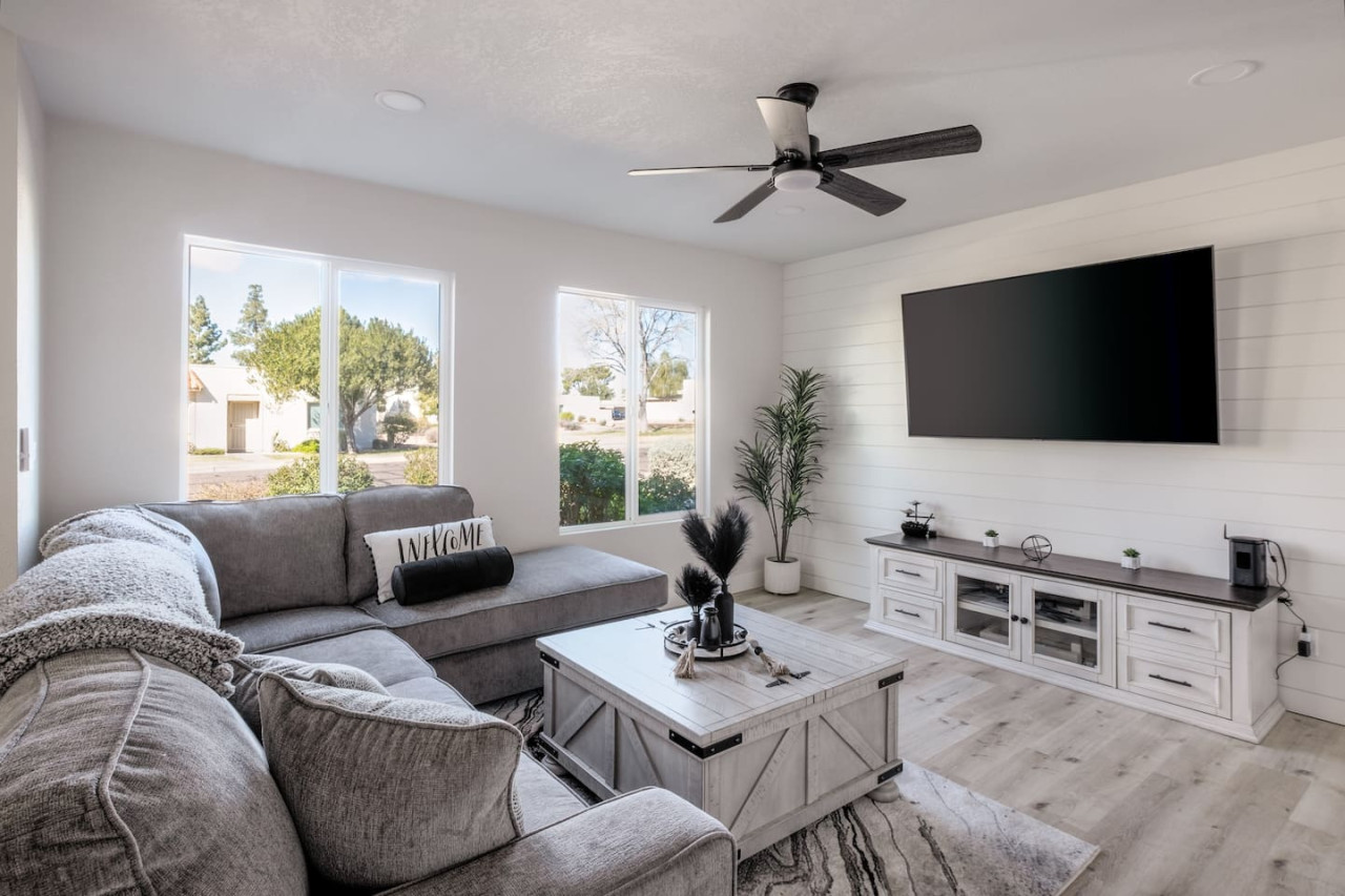Ultimate Zen Patio Near Old Town W/ Fire Pit, Bbq, Games, And Misters - Scottsdale, AZ