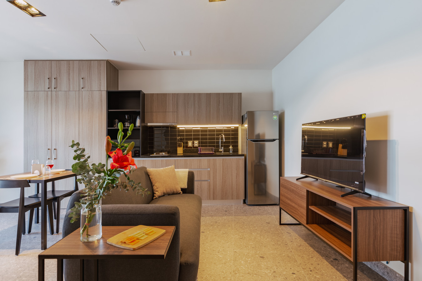 Stylish Studio W/ Gym & Pool Access | Viato Homes - Messico
