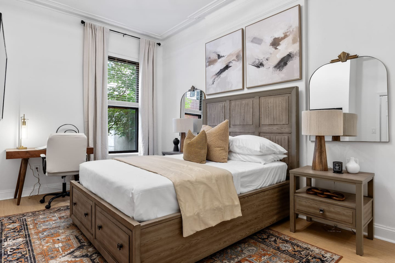 2br/2ba In Historic Brownstone Near Subway - New York City