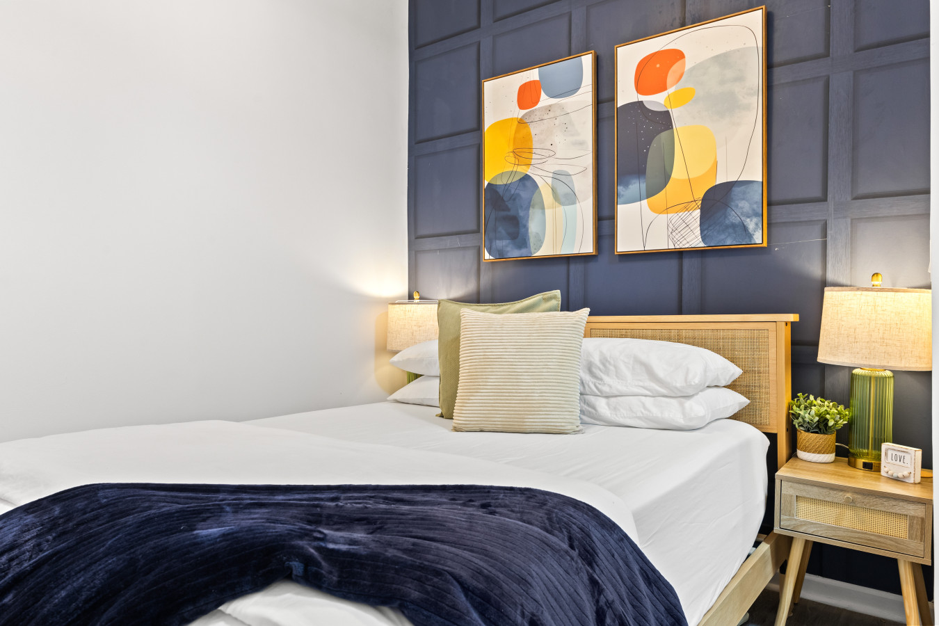 2br Apt Near Times Square & Restaurants - New York City