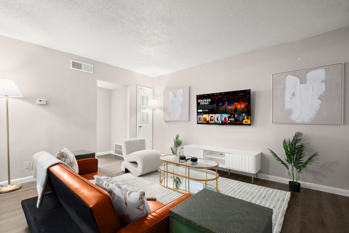 Modern 1br Near Ut & Downtown | Fast Wifi +Parking - Austin, TX