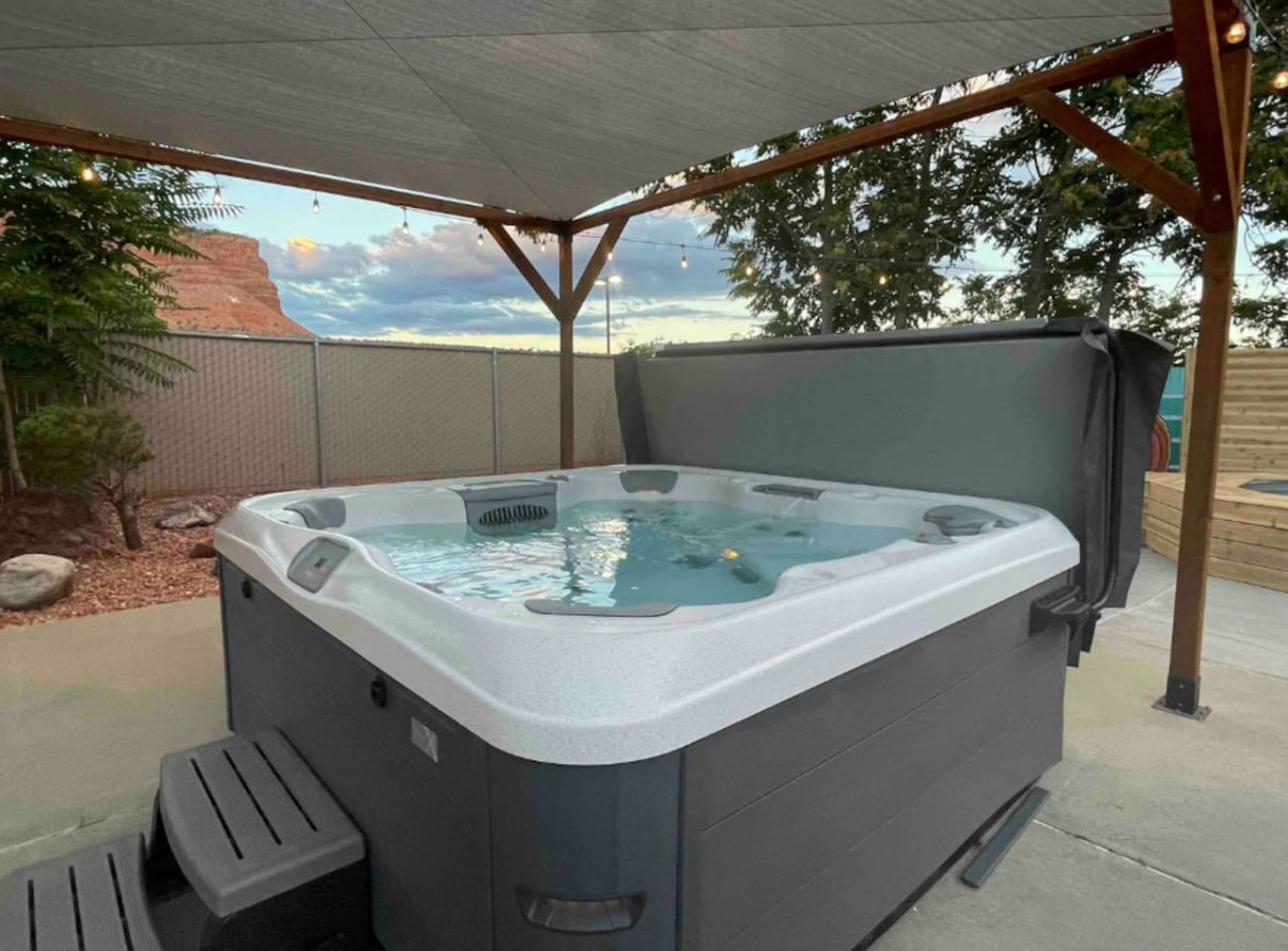 Downtown Kanab | Hot Tub & Pets | Near Zion - Utah