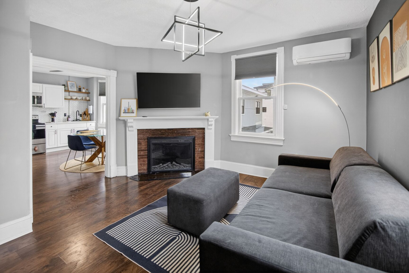 2 Br Haven In The Pulse Of The Dc’s Vibrant Buzz! #3 - Washington, D.C., DC