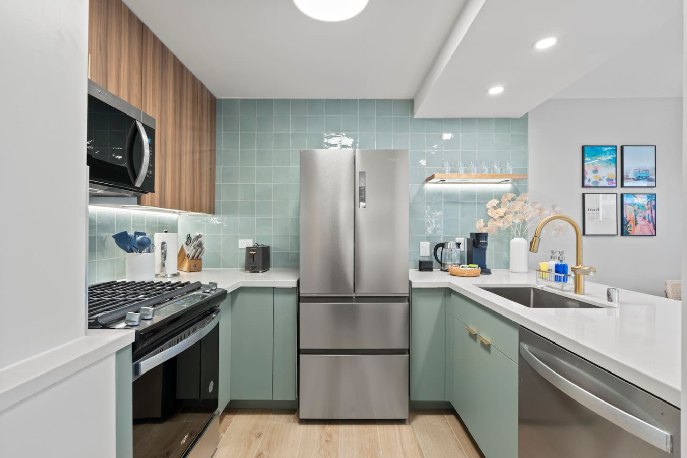 New Luxury 2b2b W Free Parking | 500ft To Beach - Honolulu