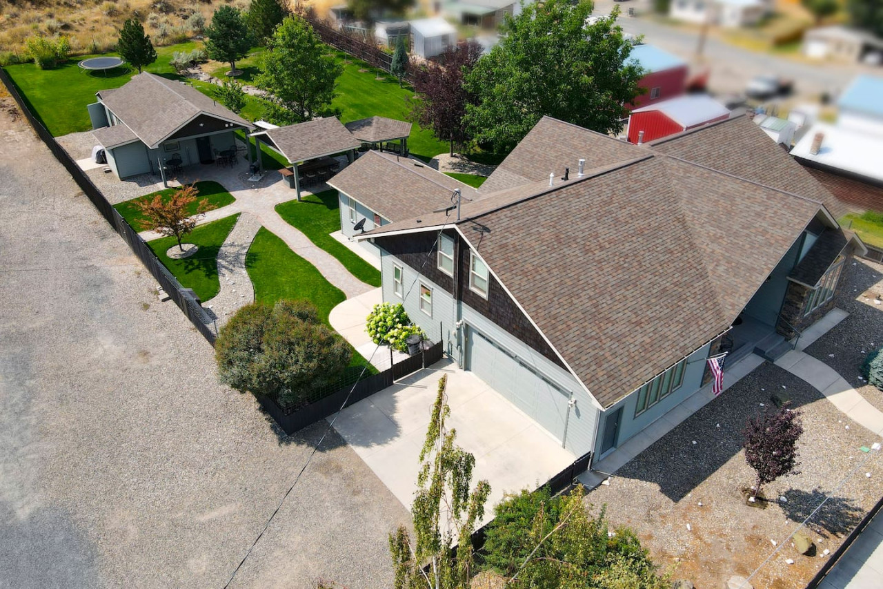 Gourmet Kitchen And Hot Tub - Stunning Family Retreat - Baker City, OR