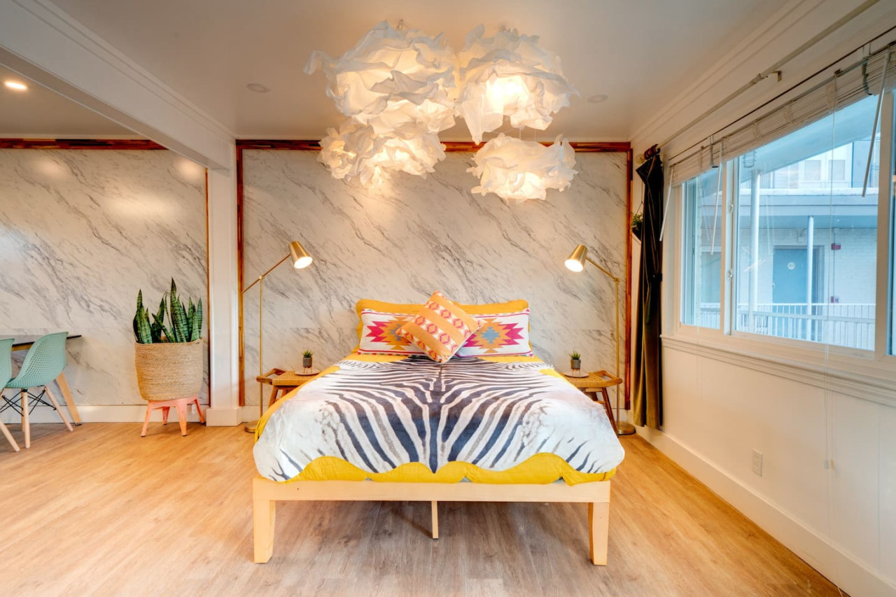 Stylish Condo With Pool And Cozy Amenities - Vibrant Chic Getaway - Nashville, TN