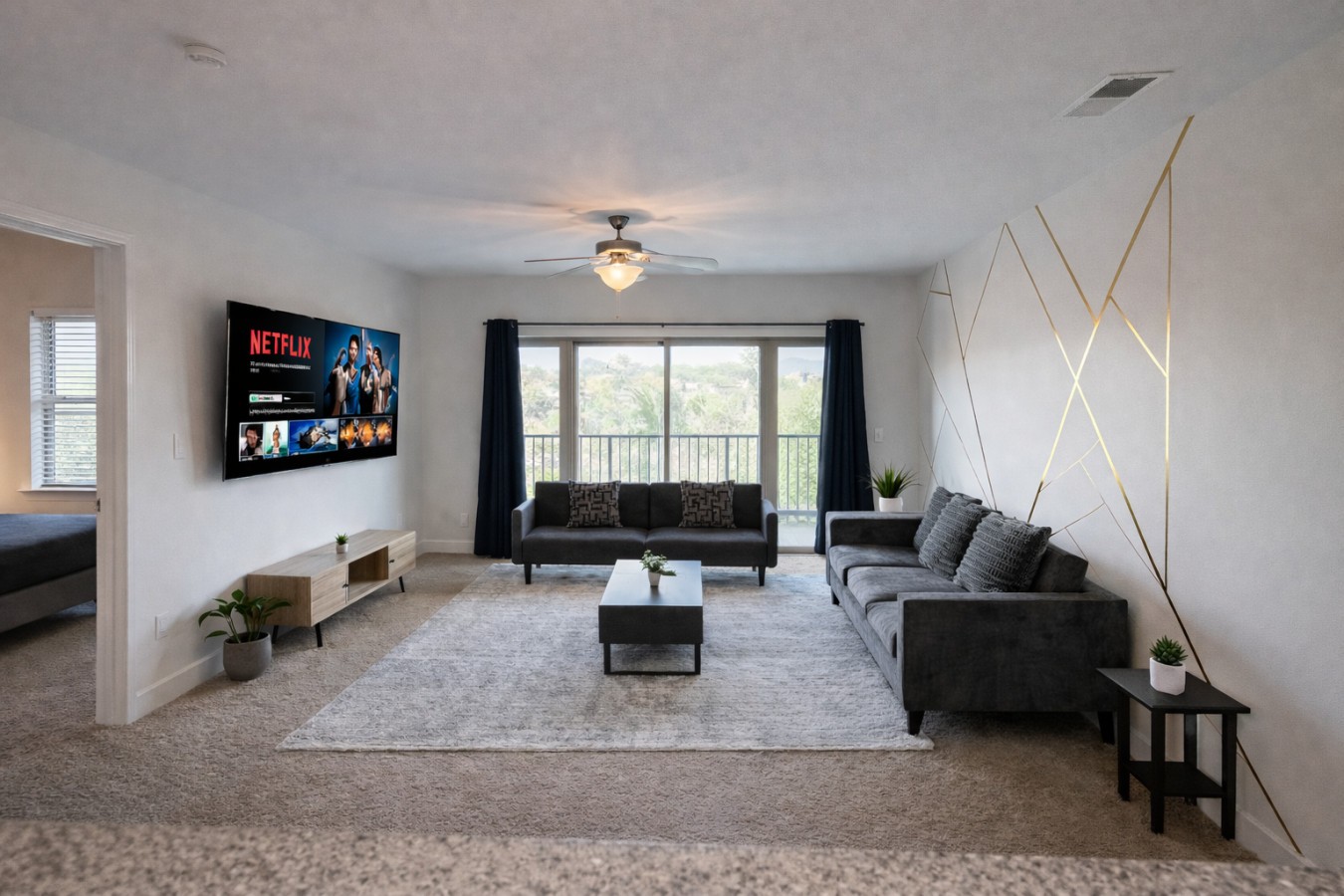 Designer Uab Condo | King Bed | Balcony View D2 - Birmingham, AL