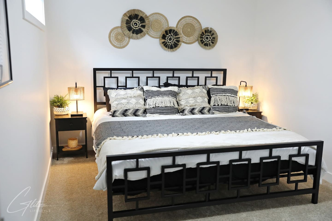 Garage|king Bed|disney+|long Stays|airport - Edmonton