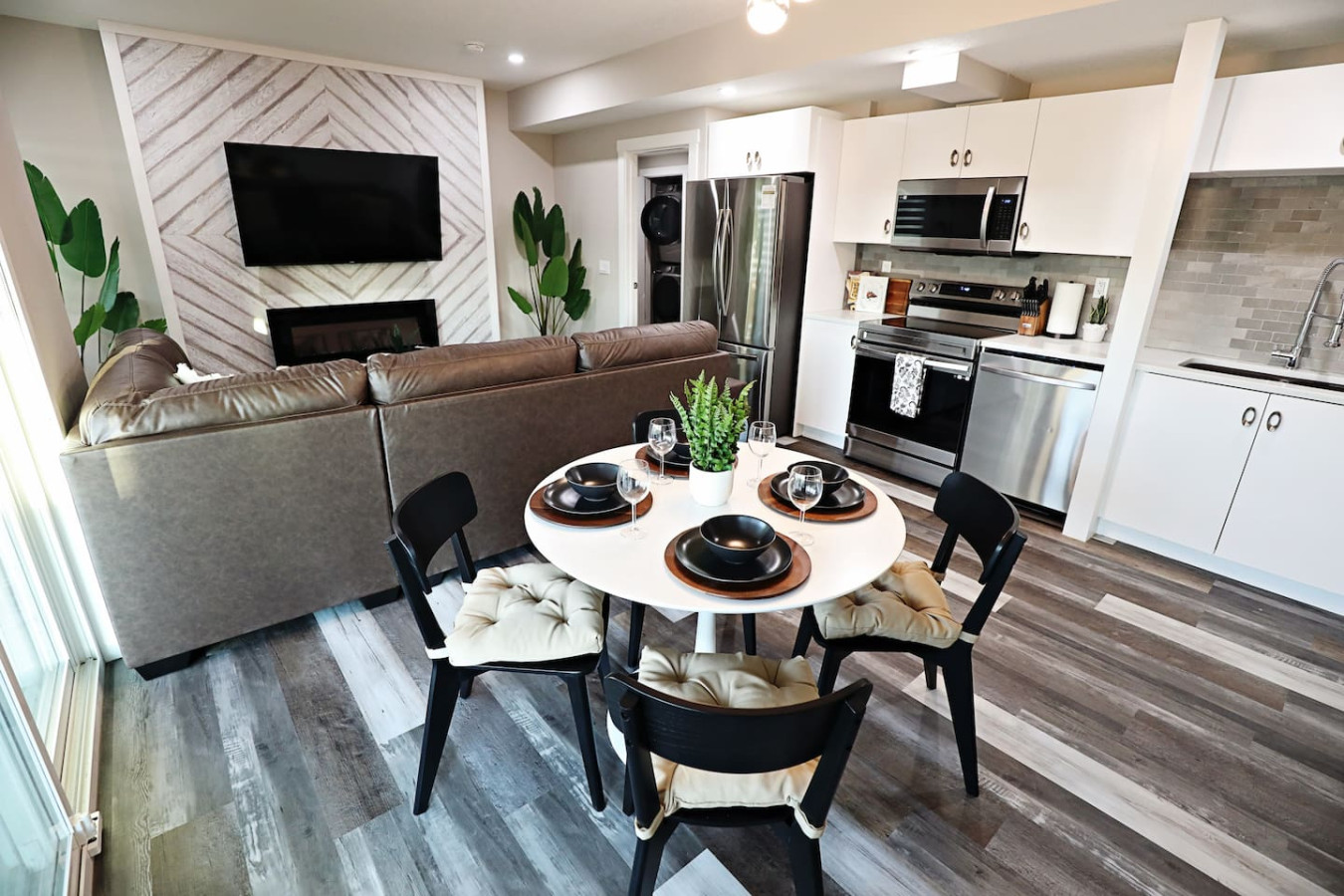 Mahogany Lakefront 2br Walkout | Trails & Privacy - Alberta