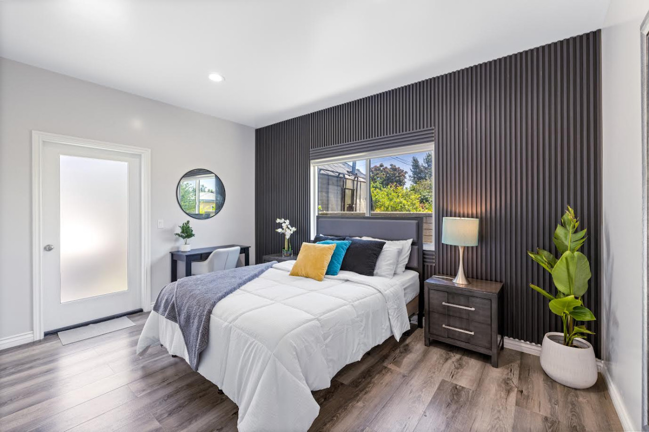 Chic Home With Contemporary Décor - Elegant Urban Retreat - Arcadia, CA