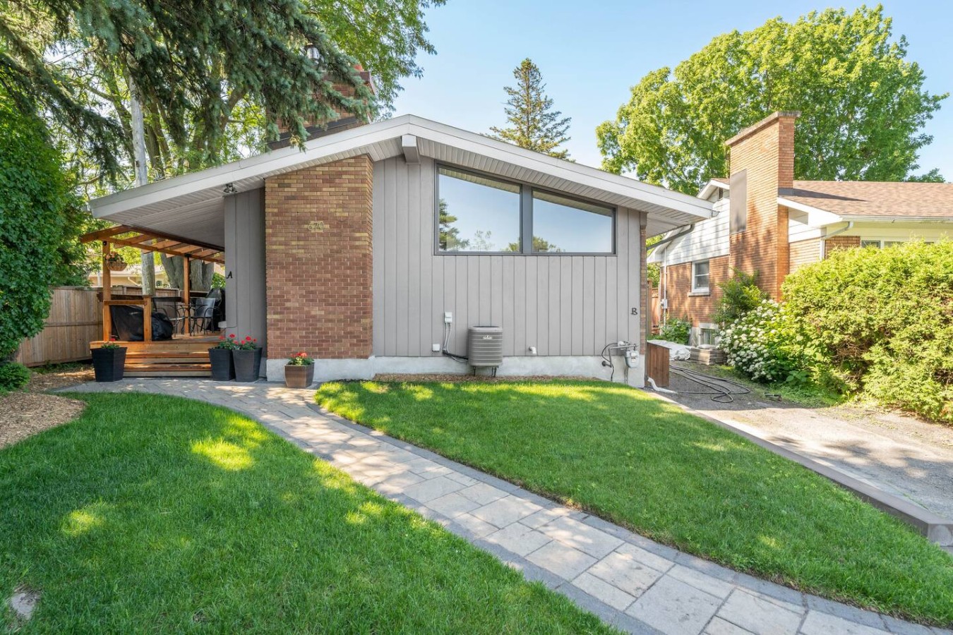 Cozy Bungalow - 5 Mins. To The Ottawa Hospital! - Ottawa