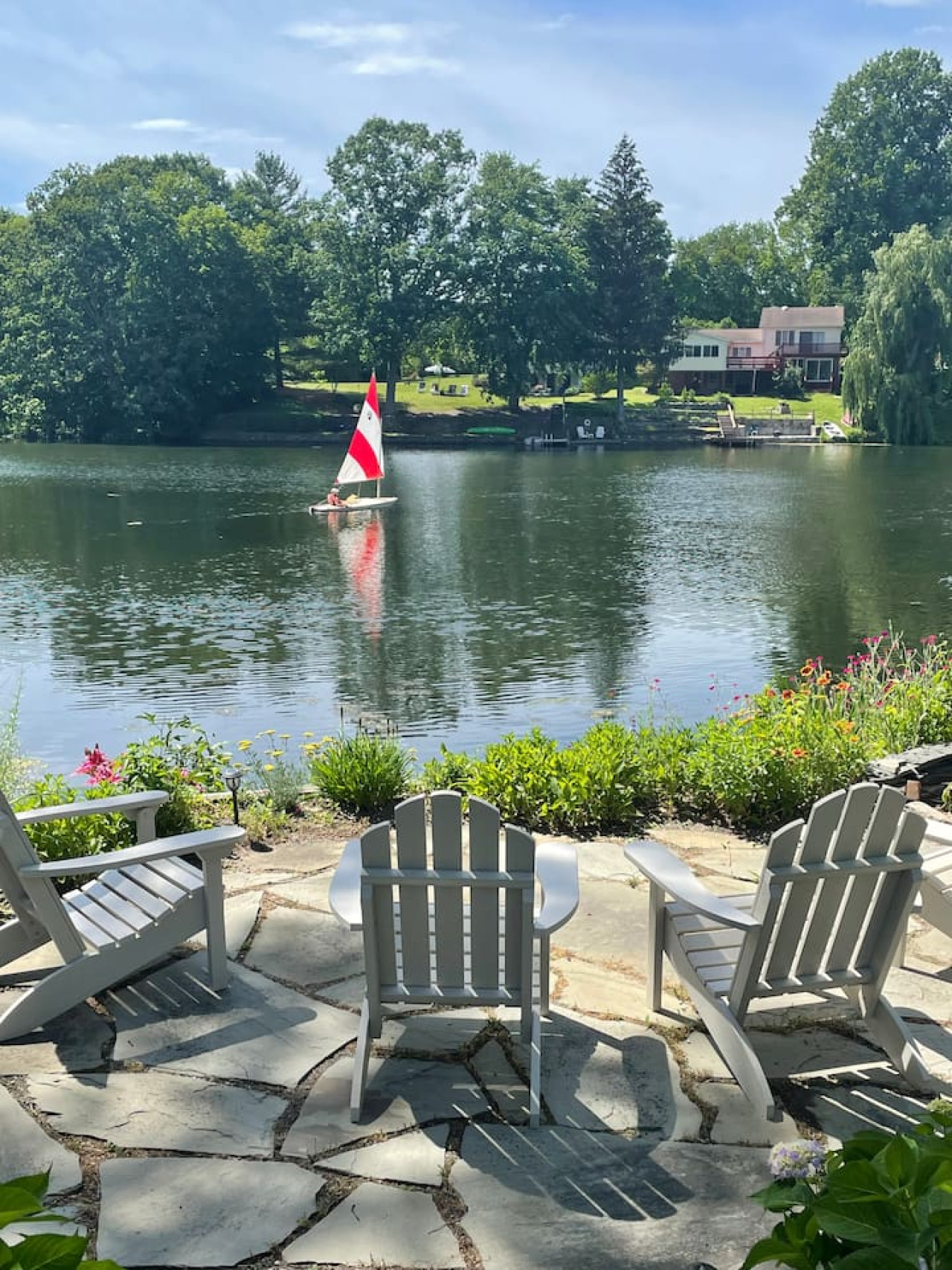 Lake Front Cottage With Sun Soaked Terraces - ニューヨーク州