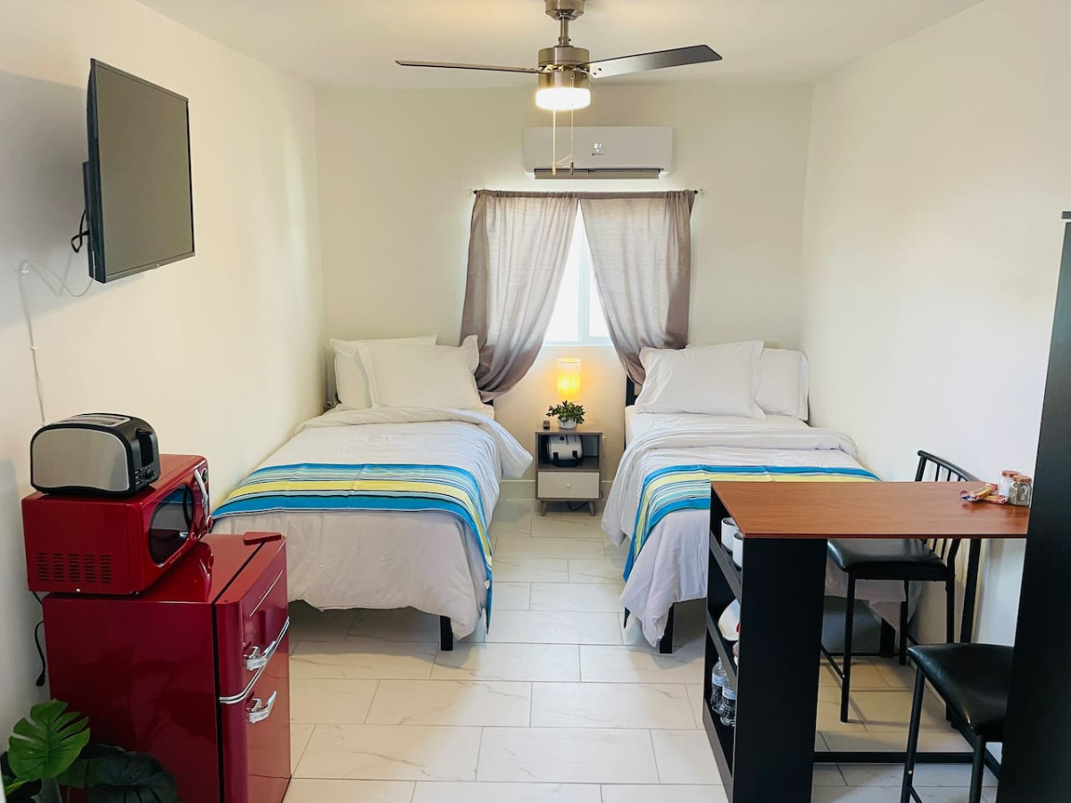 Your Downtown Studio With All Amenities Unit B - Phoenix, AZ